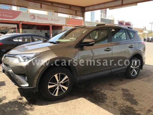 2017 Toyota RAV4 for sale in Kuwait - New and used cars for sale in Kuwait