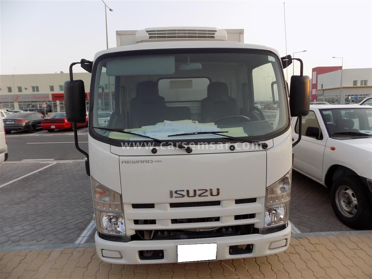 2017 Isuzu Truck for sale in Qatar - New and used cars for sale in Qatar