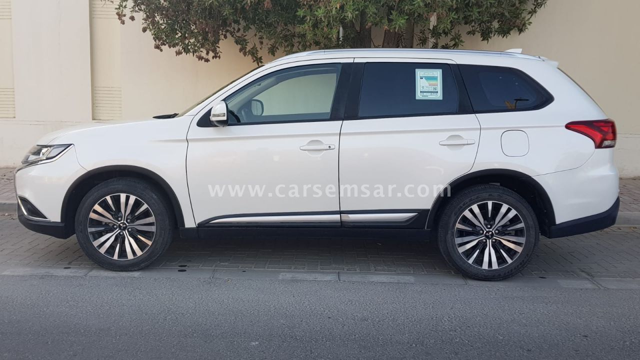 2020 Mitsubishi Outlander for sale in Qatar - New and used cars for ...