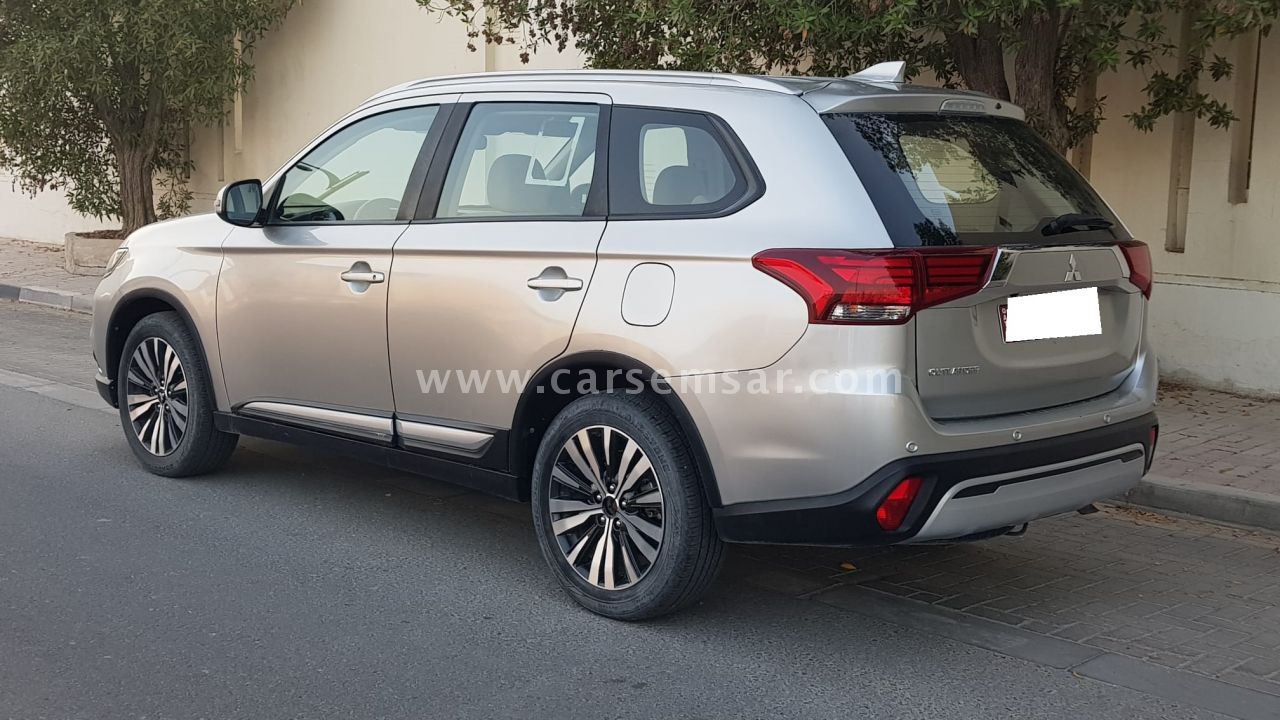 2020 Mitsubishi Outlander for sale in Qatar - New and used cars for ...