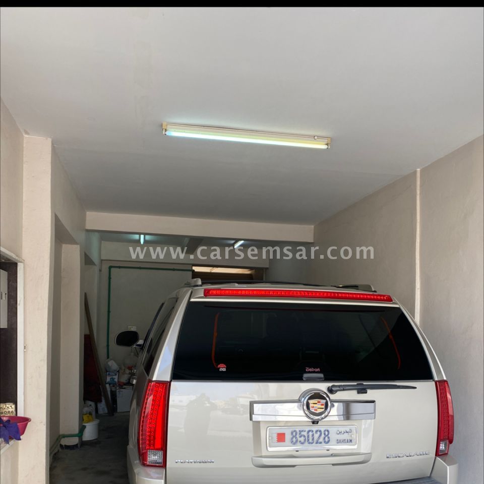 2013 Cadillac Escalade Platinum for sale in Bahrain - New and used cars ...