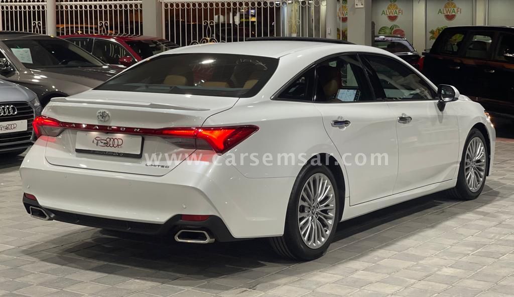 2020 Toyota Avalon Limited for sale in Bahrain - New and used cars for ...