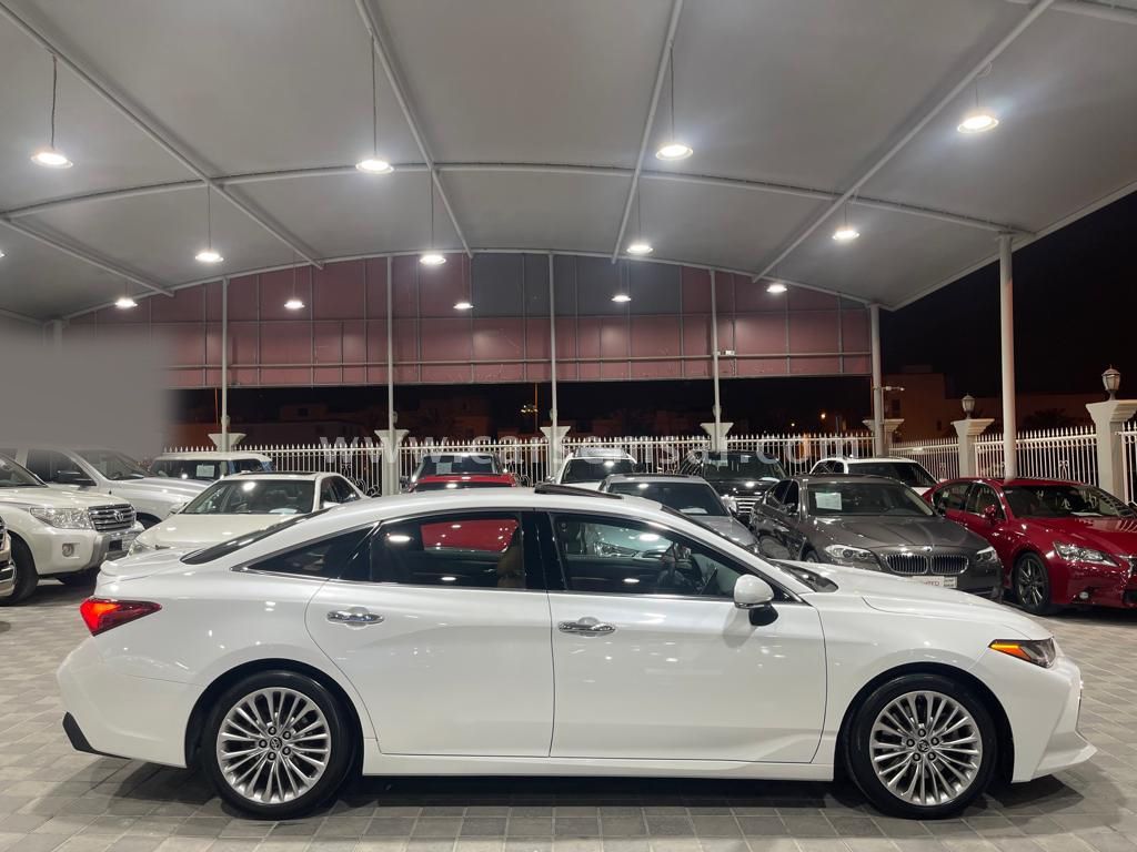 2020 Toyota Avalon Limited for sale in Bahrain - New and used cars for ...
