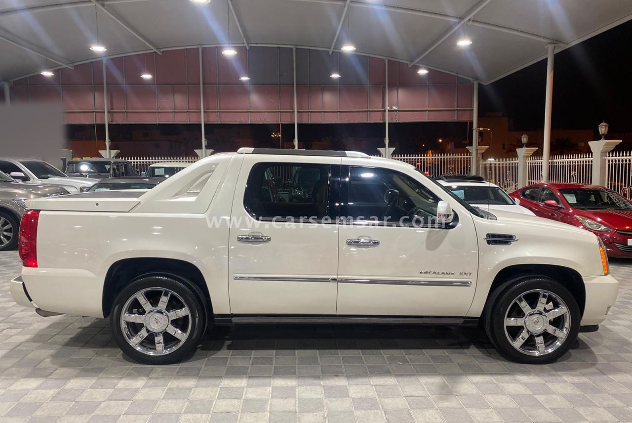2011 Cadillac Escalade EXT for sale in Bahrain - New and used cars for ...