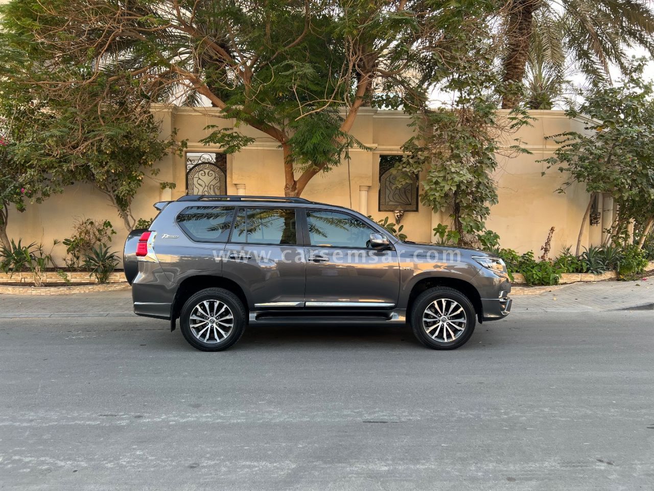 2022 Toyota Prado TXL V6 for sale in Bahrain - New and used cars for ...