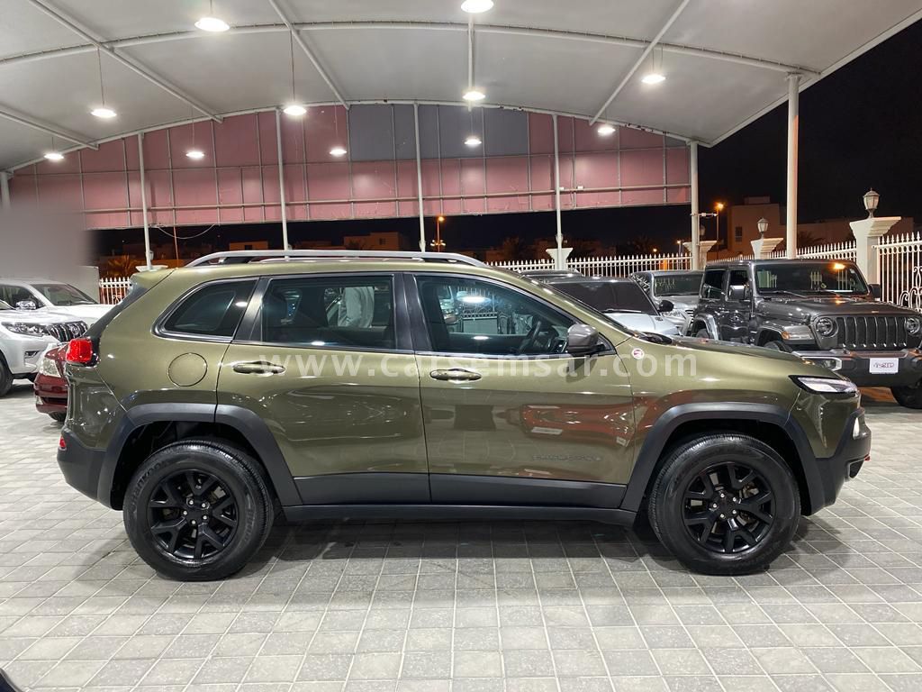 2015 Jeep Cherokee Limited 3.2 for sale in Bahrain - New and used cars ...