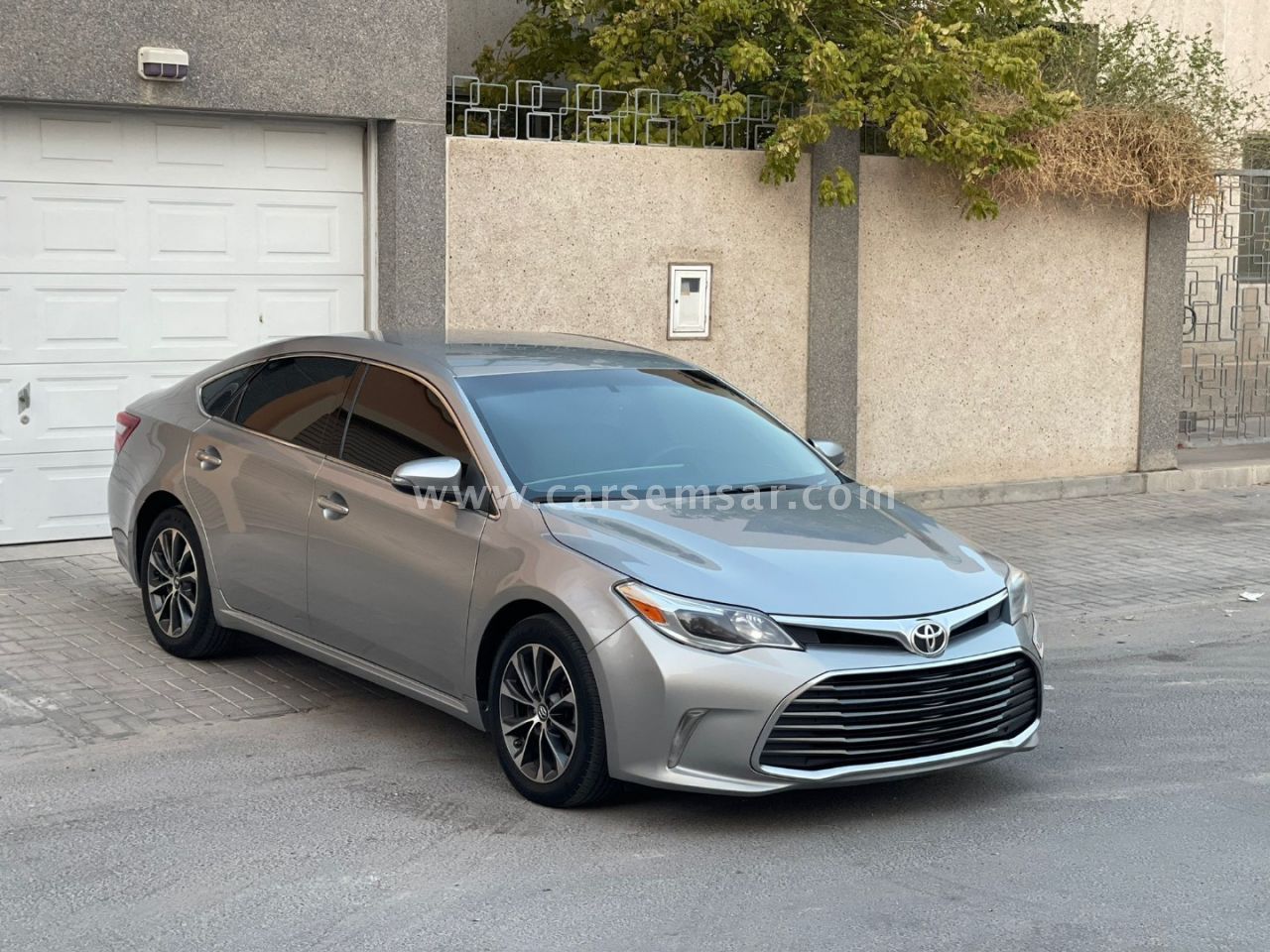 2017 Toyota Avalon XLE for sale in Bahrain - New and used cars for sale ...