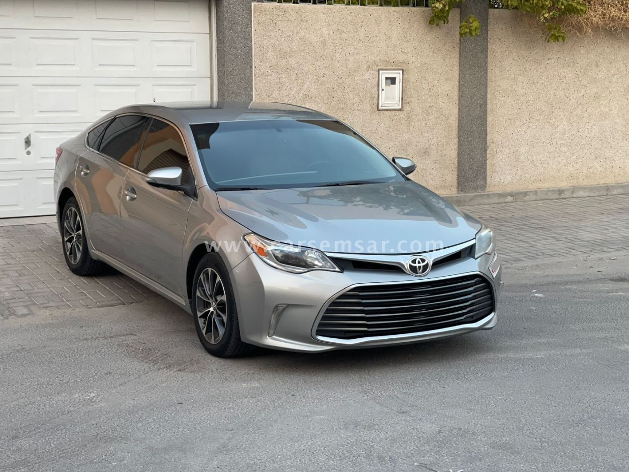 2017 Toyota Avalon XLE for sale in Bahrain - New and used cars for sale ...