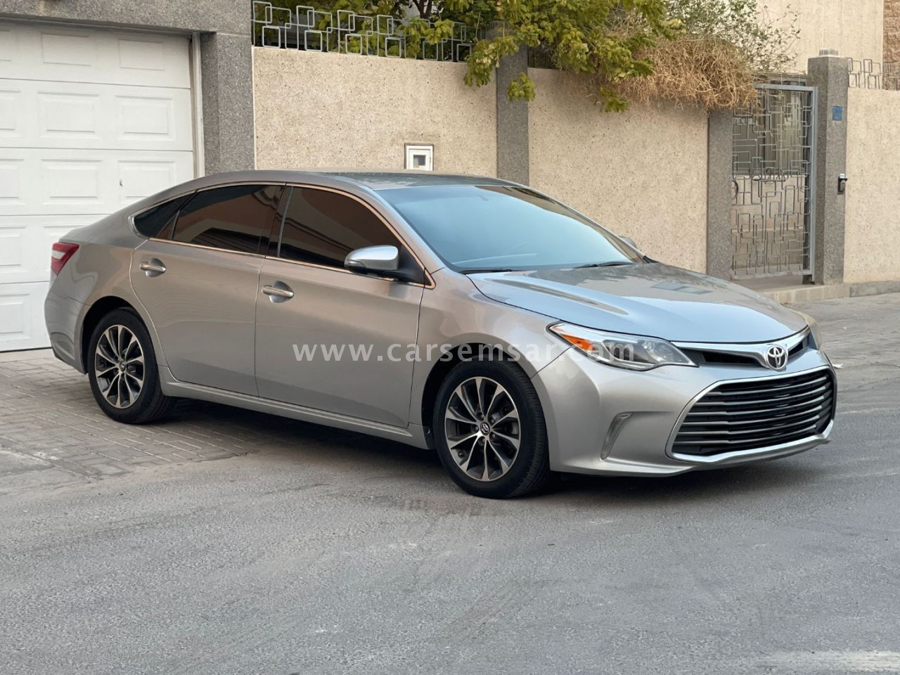 2017 Toyota Avalon XLE for sale in Bahrain - New and used cars for sale ...