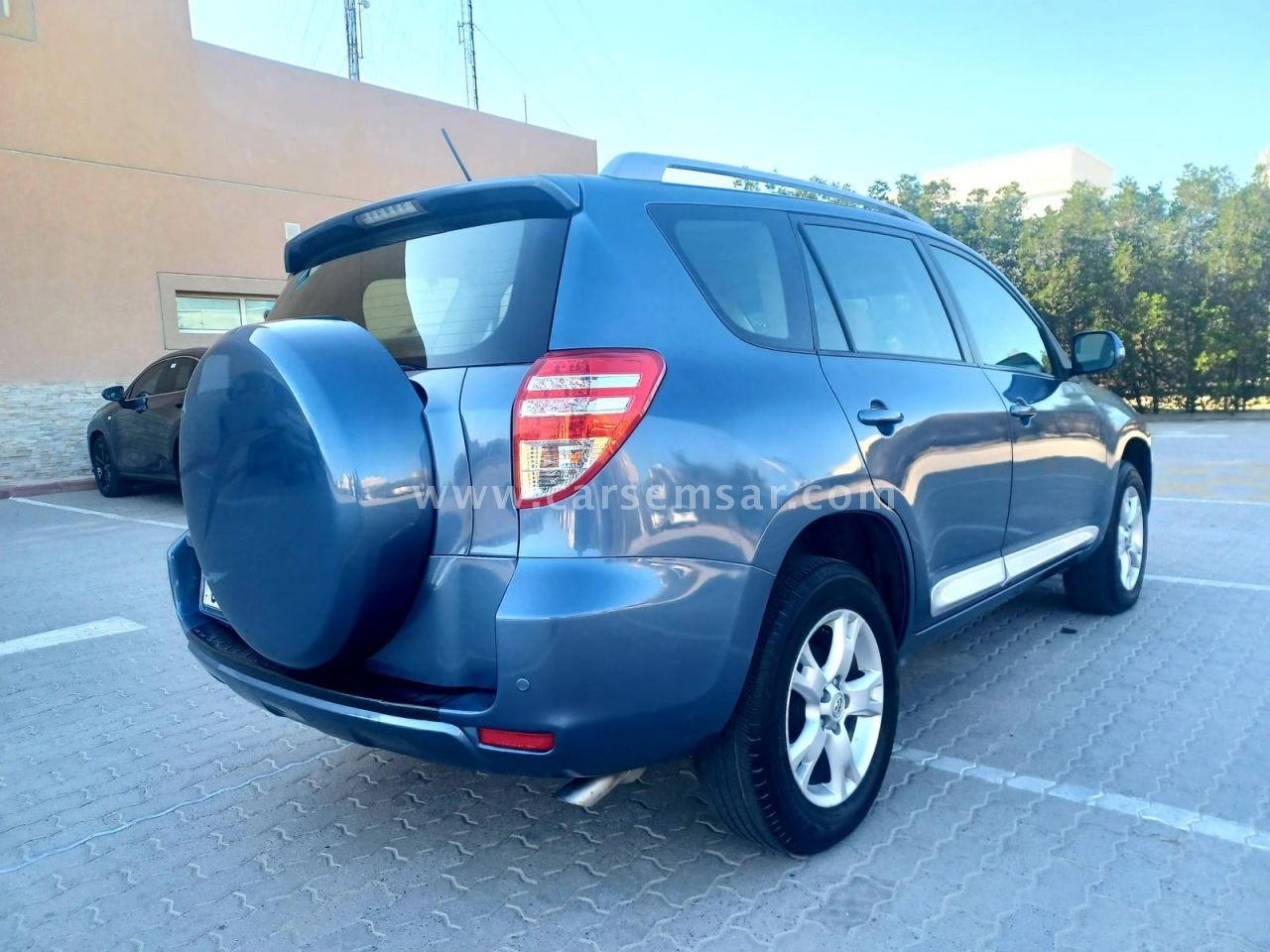 2012 Toyota RAV4 for sale in Kuwait - New and used cars for sale in Kuwait