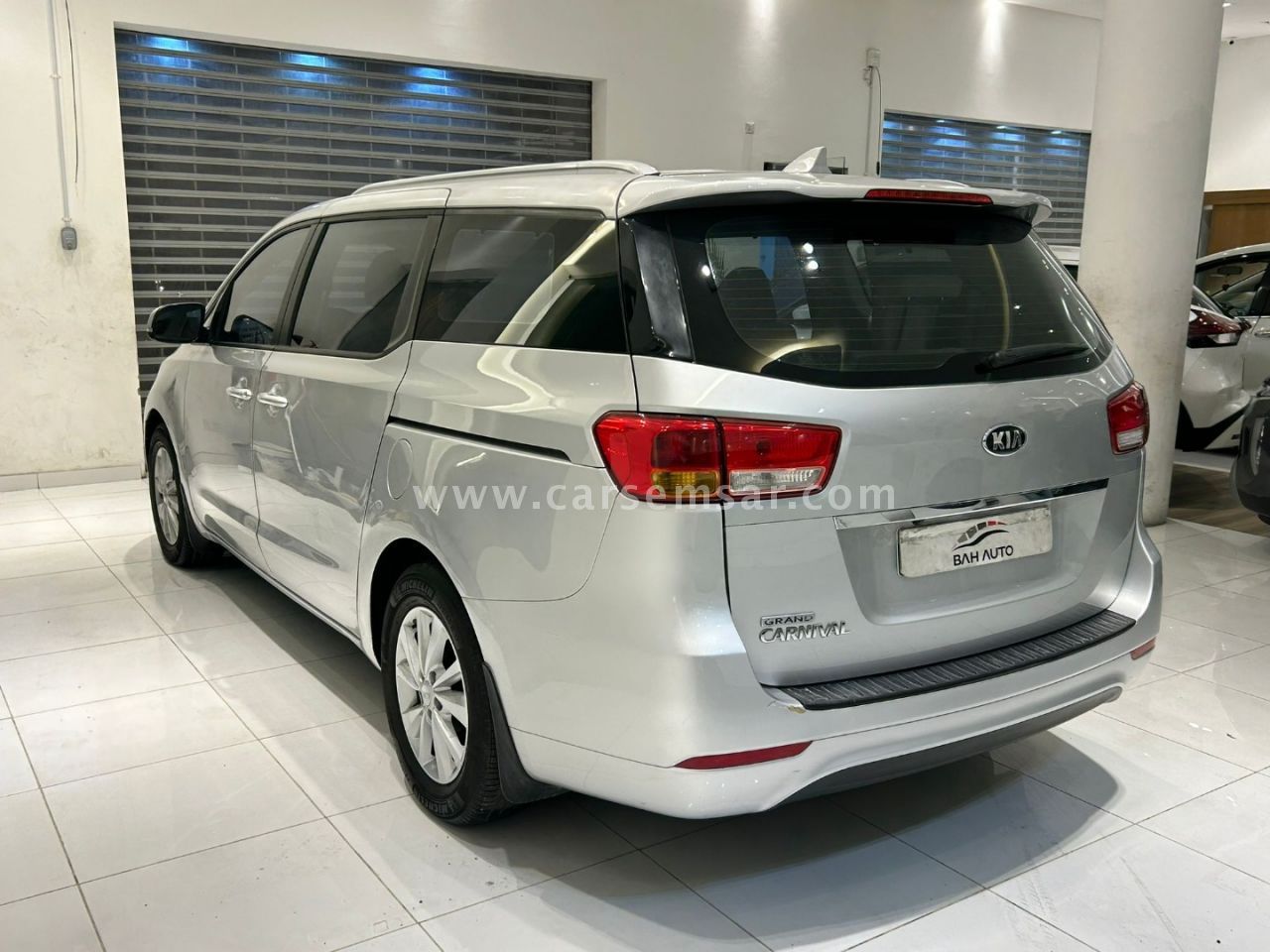 2016 Kia Carnival Grand for sale in Bahrain - New and used cars for ...